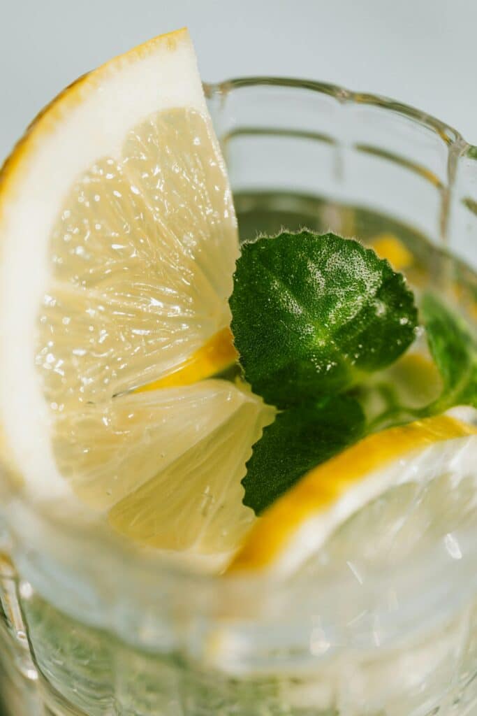 Quick Guide: Lemon Water - How To Do It - Ridgetter